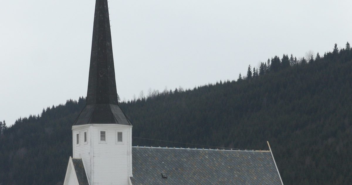 Pilegrimsleden | Vingrom kirke, Røyne kirkested og Hovgårdene